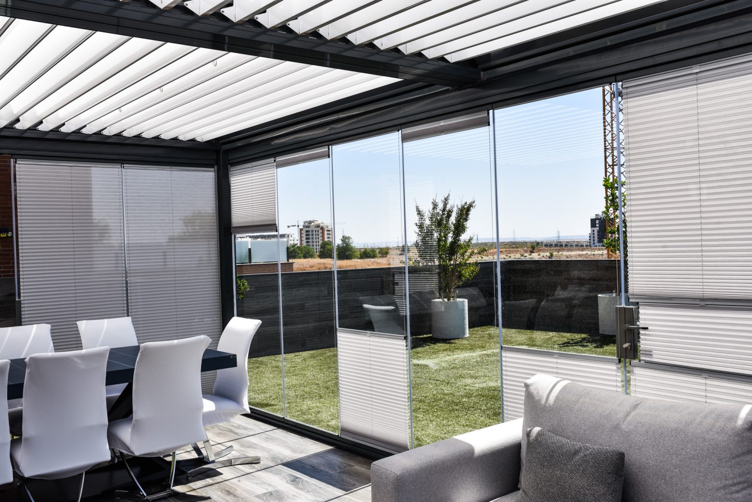 Lumon mostrará la innovación en acristalamientos para terrazas y porches - Feria Hábitat Valencia